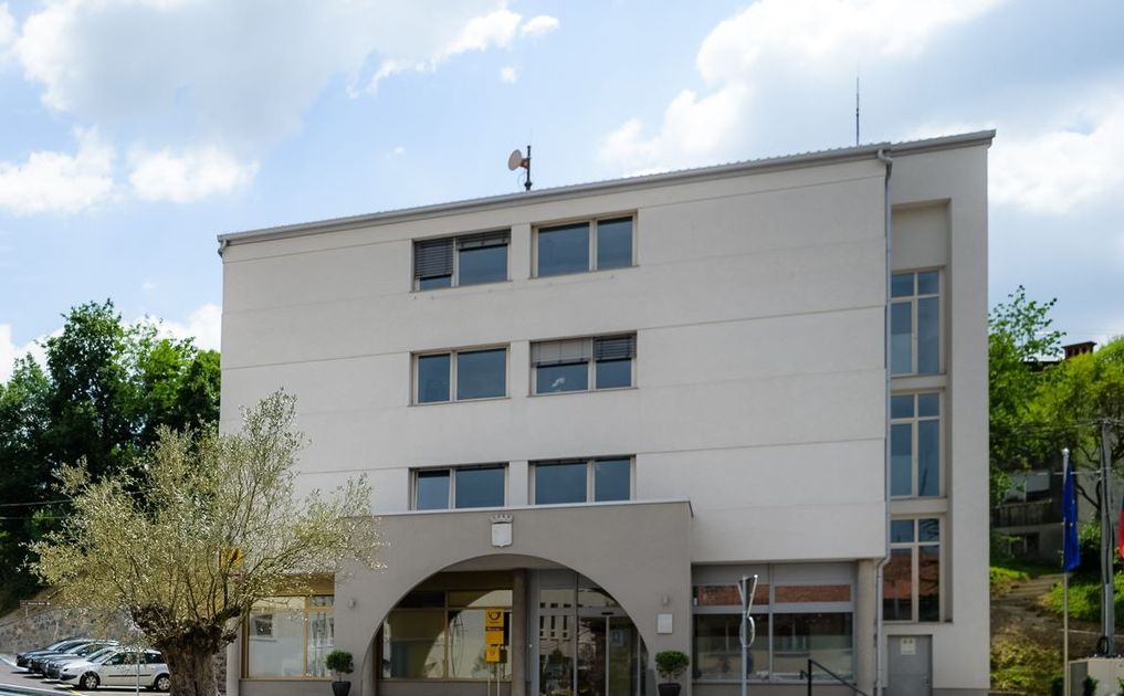 Poslovanje Krajevnega urada Dobrovo v obdobju 7. 7. 2025 - 18. 8. 2025